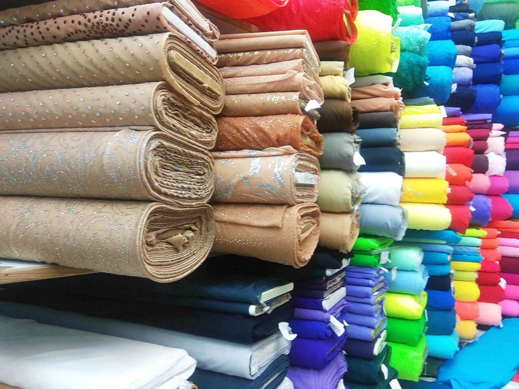 Tissu au mètre à partir de 50 cm -Vente de tissu en ligne - Tissus Lionel